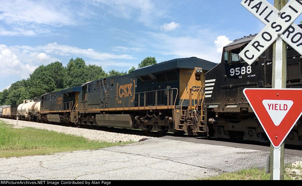 CSX 3238 runs fourth